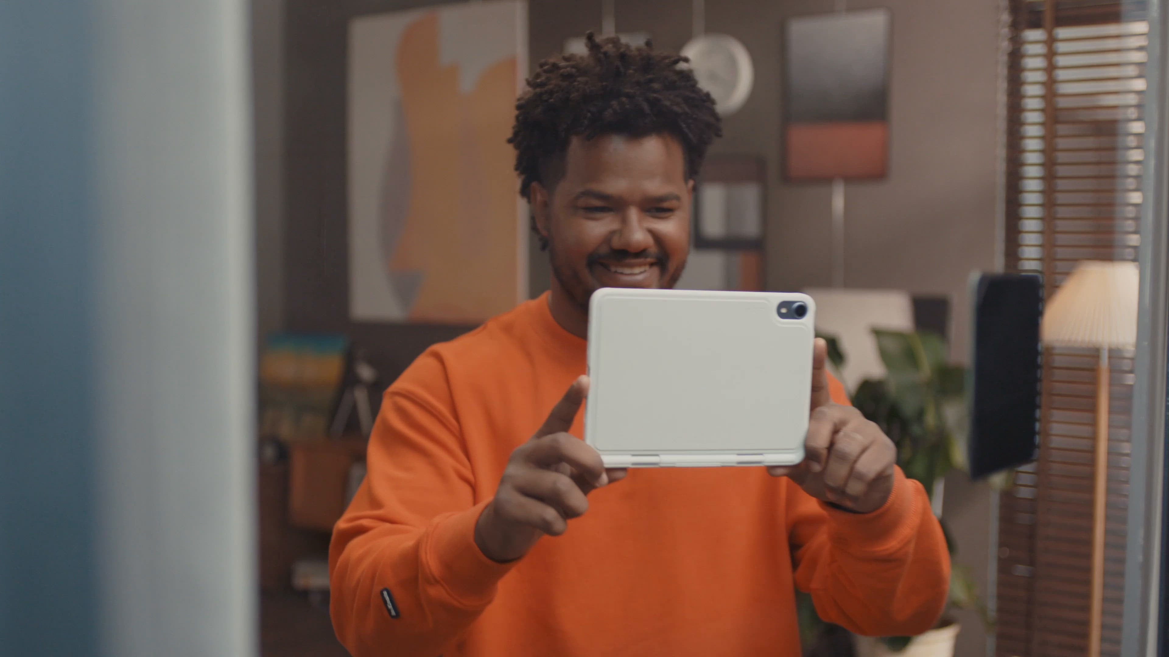 Wall Stand & Snap Pad